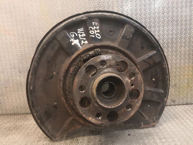 MERCEDES BENZ W212 E 220 CDI Rear Left Wheel Hub Spindle EUR 50,23 ...