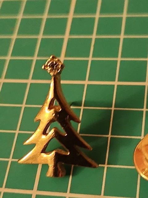 VINTAGE AVON CHRISTMAS Tree White Stone Gold Tone Lapel Pin Hat Lanyard ...