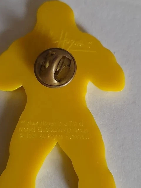 WWF OFFICIAL LICENSED Hulk Hogan Pin Badge 1991 *RARE* **COLLECTORS ...