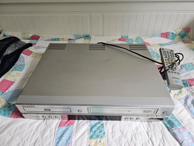 SAMSUNG SV-DVD3E LETTORE DVD & VHS Videoregistratore Lettore VCR DVD Combi PAL EUR 70,05 ...