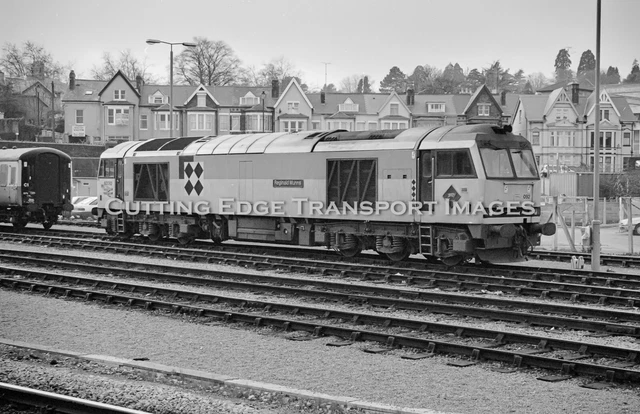 35MM RAILWAY NEGATIVE: Class 60 60092 at Newport 03/04/1995 42/110/41 £ ...