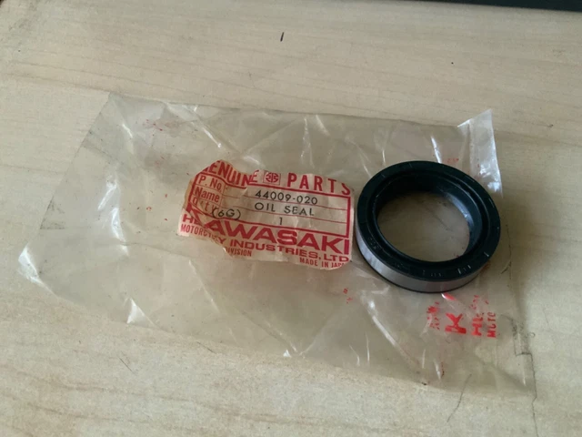 44009 020 GENUINE Kawasaki Nos Fork Oil Seal S1 S2 S3 Hi Kh Kh400 Kh250 H1A £14.99 - PicClick UK