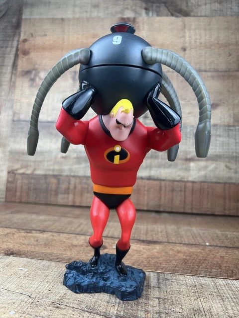 THE INCREDIBLES MR INCREDIBLE Holds Spinning Robot Spider Disney on Ice ...