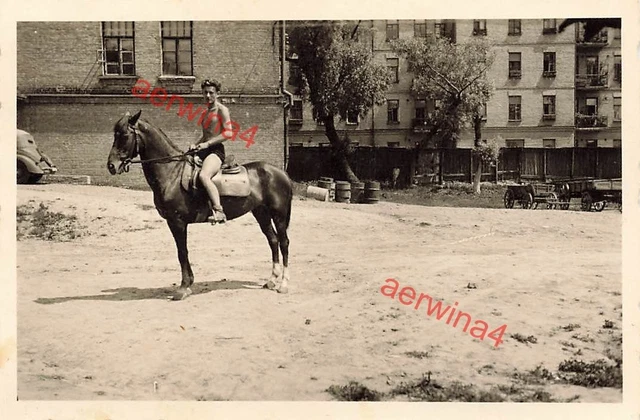 NACKTER SOLDAT AUF Pferd Kaserne Odessa Ukraine Ostfront EUR 3,99 ...