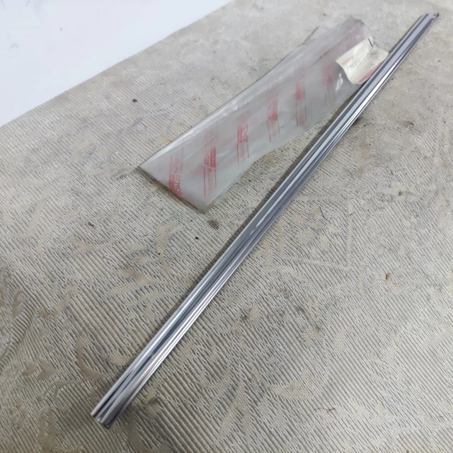 NOS OEM TOYOTA トヨタ Windshield Side Moulding Lh Corolla Ke25 Te25 ...
