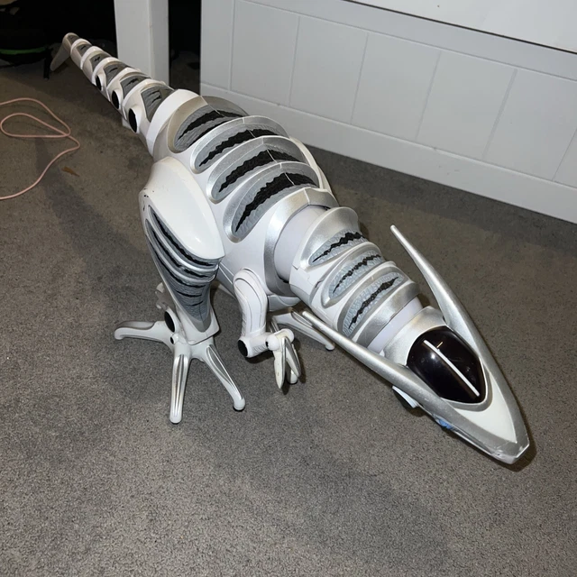 CLASSIC ROBORAPTOR WOWWEE Remote Controlled Dinosaur Velociraptor ...