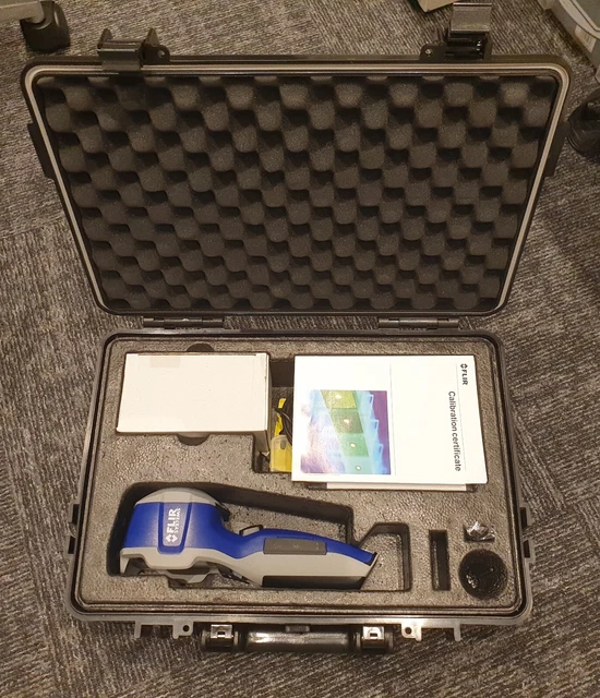 FLIR I5 PROFESSIONAL Thermal Imaging camera with hard case; **very ...