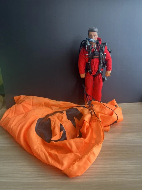ACTION MAN HASBRO 1996~SKY DIVER PARACHUTE FIGURE Vintage Jump Suit On ...