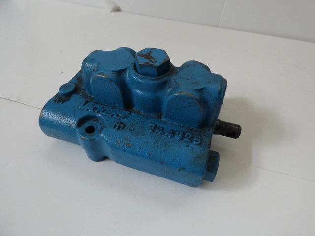 VICKERS 744325 MOBILE Directional Control Valve Hydraulic very nice ...