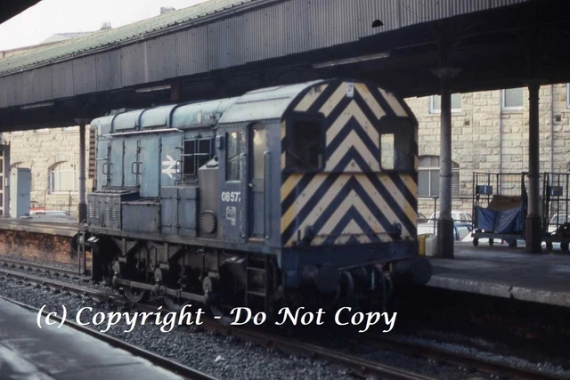 ORIGINAL 35MM DIESEL RAILWAY SLIDE CLASS 08 SHUNTER 08577 NEWCASTLE 06 ...