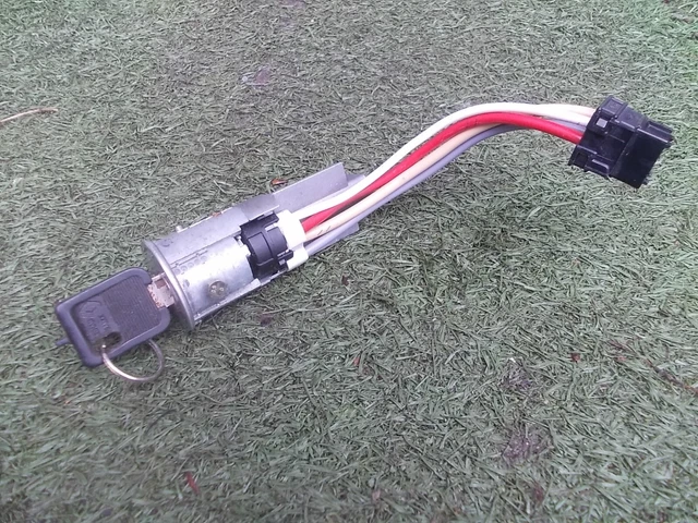 RENAULT MASTER T35D Mark 1 Minibus Ignition housing Switch and Key £19. ...