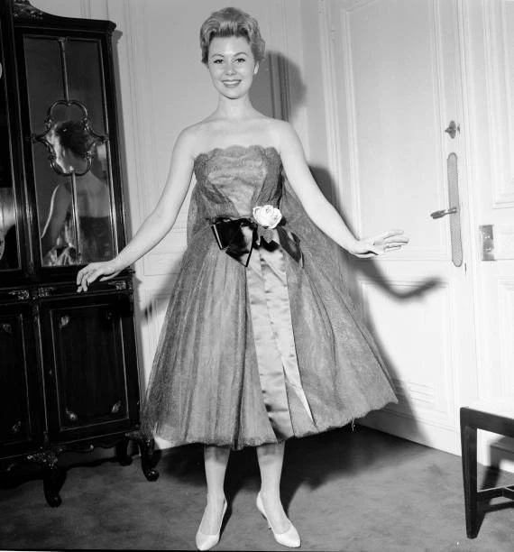 MITZI GAYNOR AMERICAN Actress Singer Dancer 1950S Old Photo 2 EUR 6,61 ...