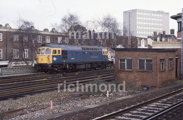 WOKING CLASS 33 33116 11.2.96 Fujichrome 35mm Slide RN391 £2.99 ...