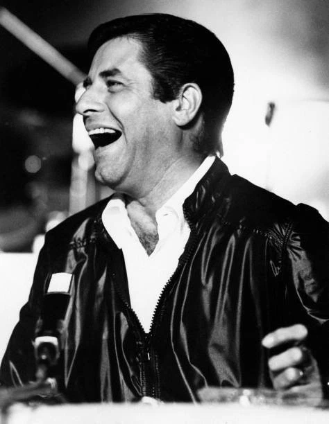 AMERICAN ACTOR JERRY Lewis Performing OLD PHOTO 1 $9.00 - PicClick AU
