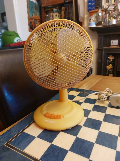 VINTAGE 1990S PIFCO Model 1007T Jelly Yellow 7" Desk Top 3 Blade ...
