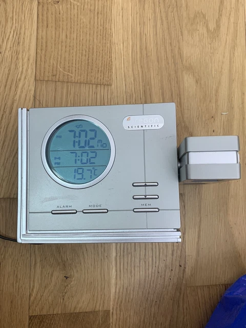 OREGON SCIENTIFIC RM988PU Projection Alarm Clock Electric or Battery ...