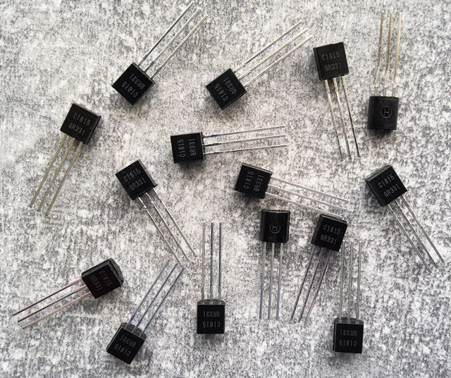2SC1815 GR NPN Transistor C1815 0,4W 60V 0,15A TO 92 Menge Wählbar 1-15 ...