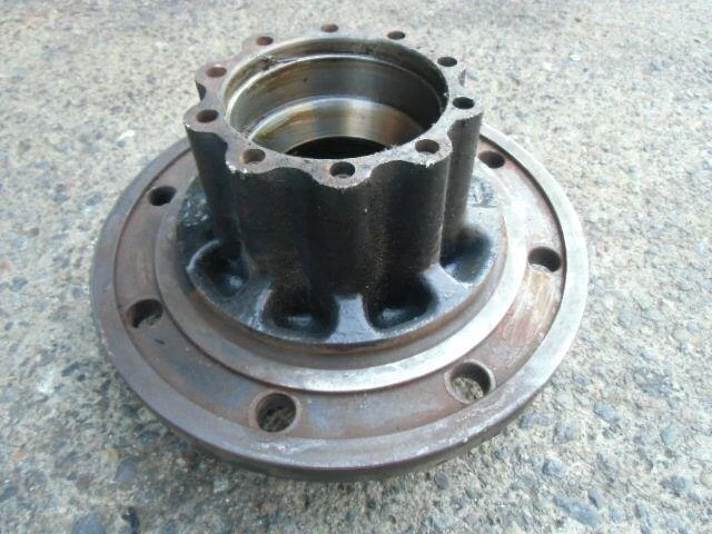 MOZZO RUOTA ANTERIORE Mitsubishi Fuso Fuso auto grandi dimensioni 2009 ...