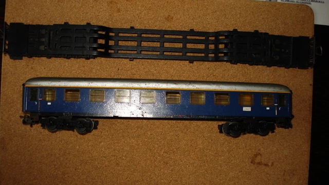 MARKLIN HO SCALE, 1 X 1St Class Coach, Blue, And 1 X Weltrol Db £12.50 ...