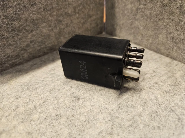 MERCEDES-BENZ W107 W123 W124 W126 W201 Intervallimpulsgeber Relais ...