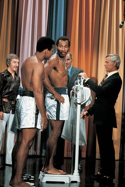 MUHAMMAD ALI AND Ken Norton with Johnny Carson during simula - 1973 Old ...
