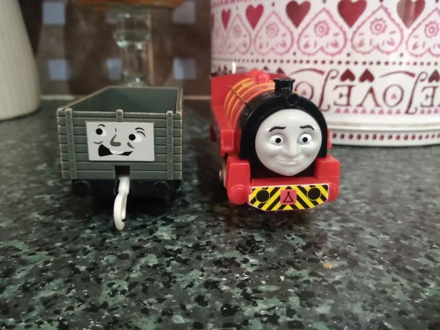 THOMAS AND FRIENDS Mattel Trackmaster motorized battery operated Victor ... THOMAS AND FRIENDS Mattel Trackmaster motorized battery operated Victor ...