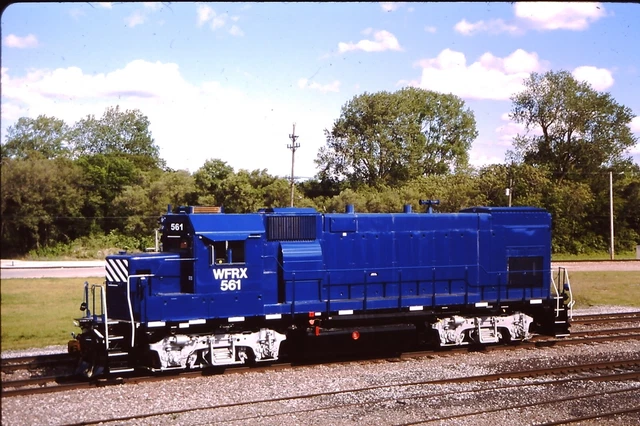 WFRX GP15-1 #561 Train Engine Locomotive 35m Slide Railroad Brooklyn IL ...