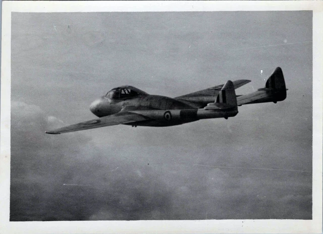 DE HAVILLAND VAMPIRE Trainer T.11 Raf Station Sylt Vintage Photo £19.95 ...