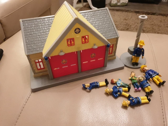 FIREMAN SAM PONTYPANDY Fire Station With Fireman Sam And Friends EUR 6 ...