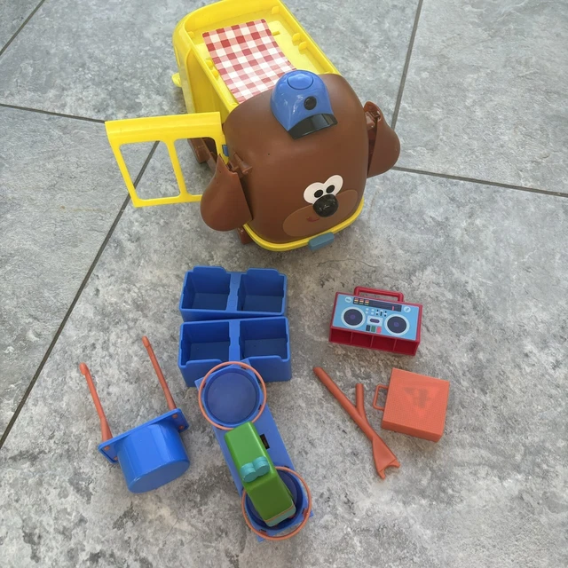 HEY DUGGEE BUS Park Picnic Playset Duggee Adventure Bus Multi Set Not ...