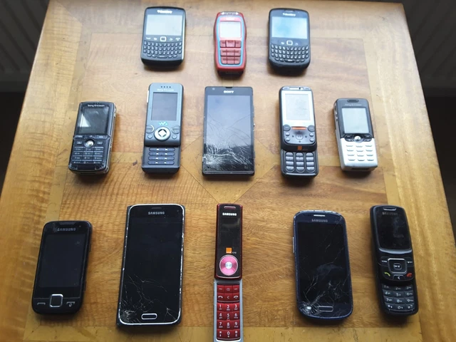 COLLECTION OF OLD Mobile phones £14.61 - PicClick UK
