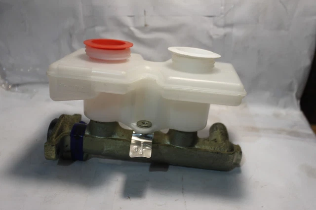 NEW GENUINE LOCKHEED Master Cylinder 6151049 Ford Transit Mk3 ...