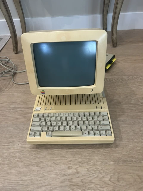 VINTAGE APPLE IIC 2C Computer & Monitor. Working. APPLE. CLASSIC. $71. ...