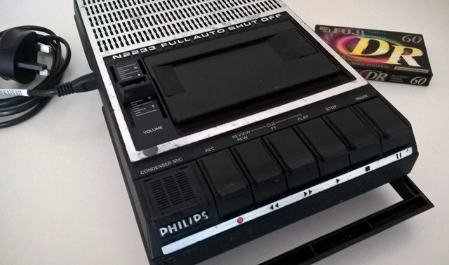 VINTAGE PHILIPS N2233 CASSETTE PLAYER Recorder Full Auto Shut Off FWO ...