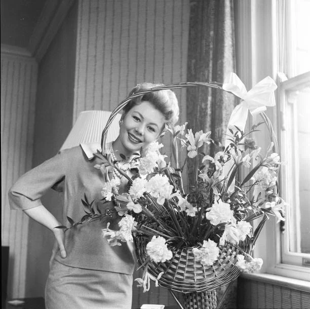 MITZI GAYNOR AMERICAN Actress Singer Dancer 1950S Old Photo 13 EUR 5,12 ...