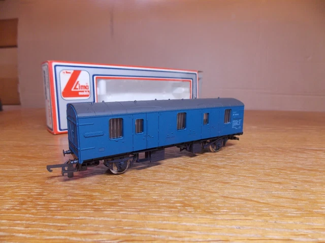 LIMA L305356 CCT PARCELS COACH No M94291 in BR Blue Livery. OO Gauge £ ...