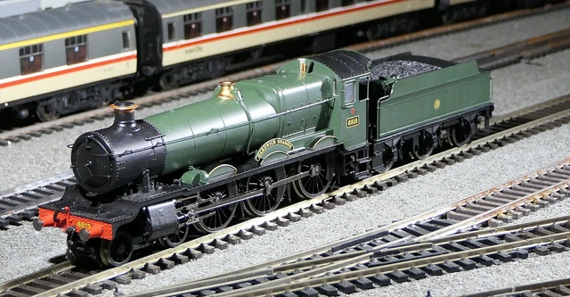 HORNBY R2402 GWR Grange Class 4-6-0, 6818 in GWR Green Livery ...