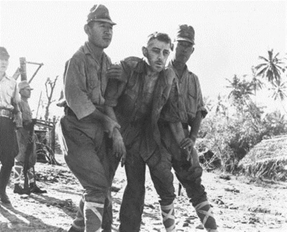 ALEC GUINNESS AS COLONEL NICHOLSON FROM THE 8x10 Photo wonderful pic ...