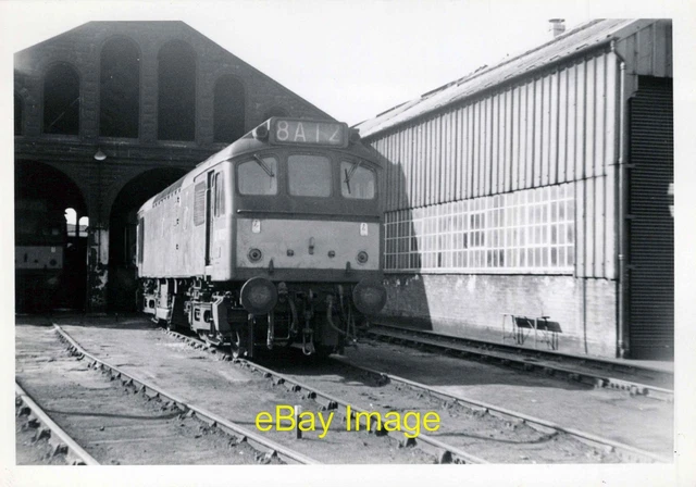 PHOTO RAILWAY CLASS 25 D7623 unknown shed c1960's £3.00 - PicClick UK