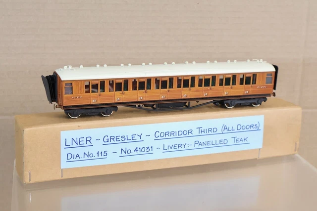 LAWRENCE SCALE MODELS STUDLEY KIT BUILT LNER 3rd CLASS CORRIDOR COACH ...