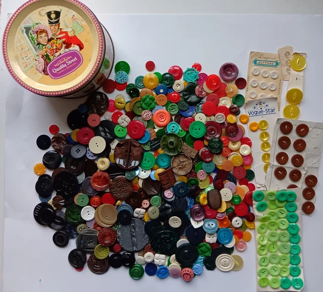 JOB LOT VINTAGE buttons in Quality Street tin 700 grams all colours and ...