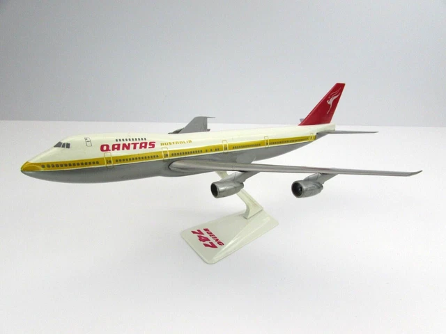 QANTAS BOEING 747-200 Push-fit Model Aircraft with Stand £9.50 ...