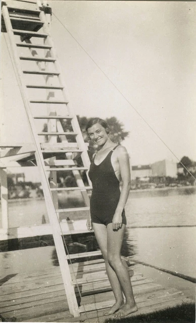 PHOTO ANCIENNE - Vintage Snapshot - Femme Pin Up Sexy Maillot Bain ... PHOTO ANCIENNE - Vintage Snapshot - Femme Pin Up Sexy Maillot Bain ...