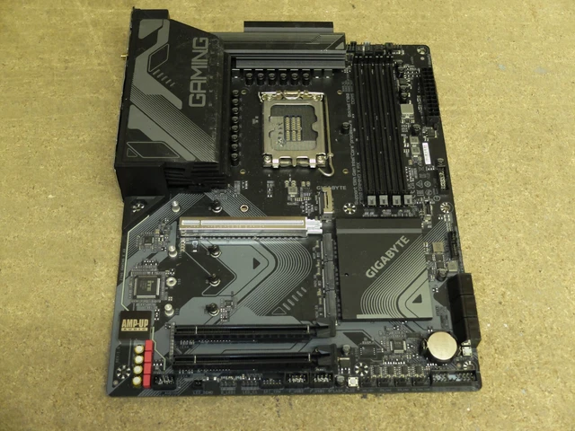 GIGABYTE Z790 GAMING X AX DDR5 Motherboard SPARES/REPAIR (B6R2)W4 £29. ...