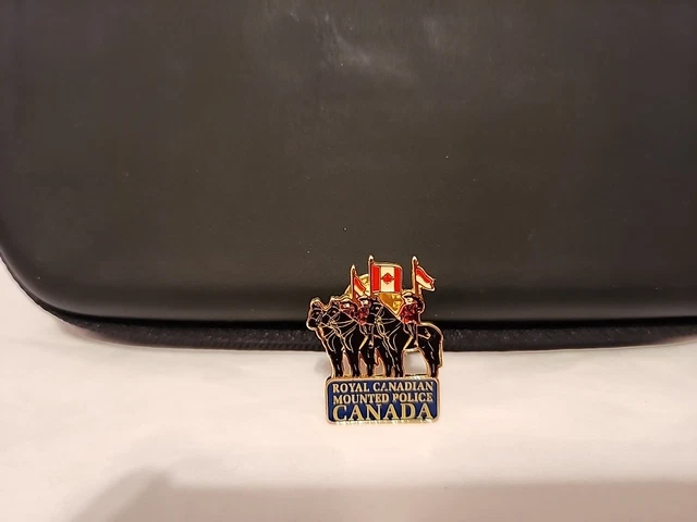ROYAL CANADIAN MOUNTED Police RCMP Dept Law Enforcement Mounties Lapel ...