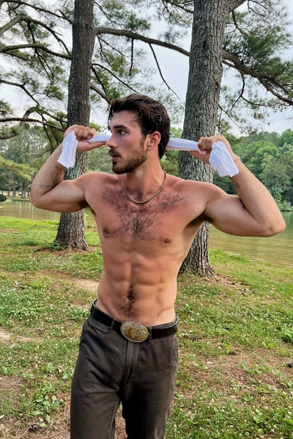 SHIRTLESS MALE HAIRY Chest Abs Scruffy Beard Outdoors Woods Hunk PHOTO ...