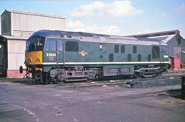 2 X COLOUR-RAIL 35mm SLIDE (DE917) D5035 DERBY WORKS & (DE919) D5080 ...