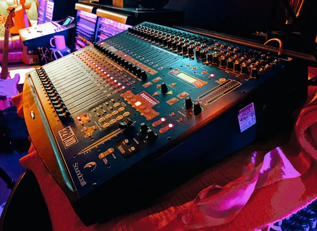 SOUNDCRAFT DIGITAL MIXER 328XD mixing desk for live sound recording 32 ...