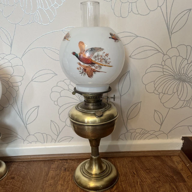 VINTAGE MADE IN England Oil Lamp Complete With Chimney & Shade Shepards ...