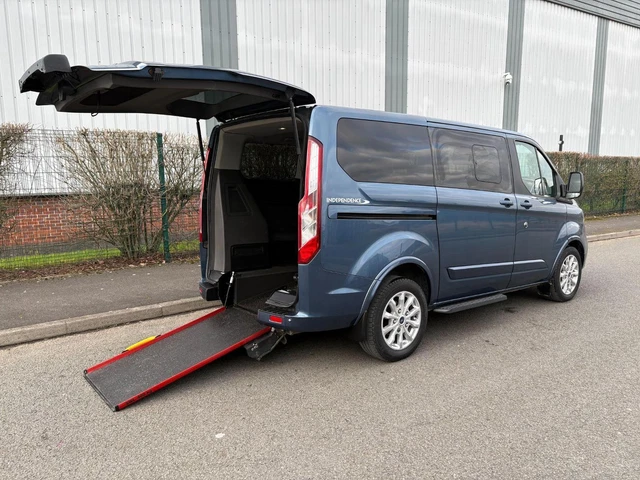 2019 FORD TOURNEO Transit Custom SWB WHEELCHAIR WAV RAMP TITANIUM - 4 ...